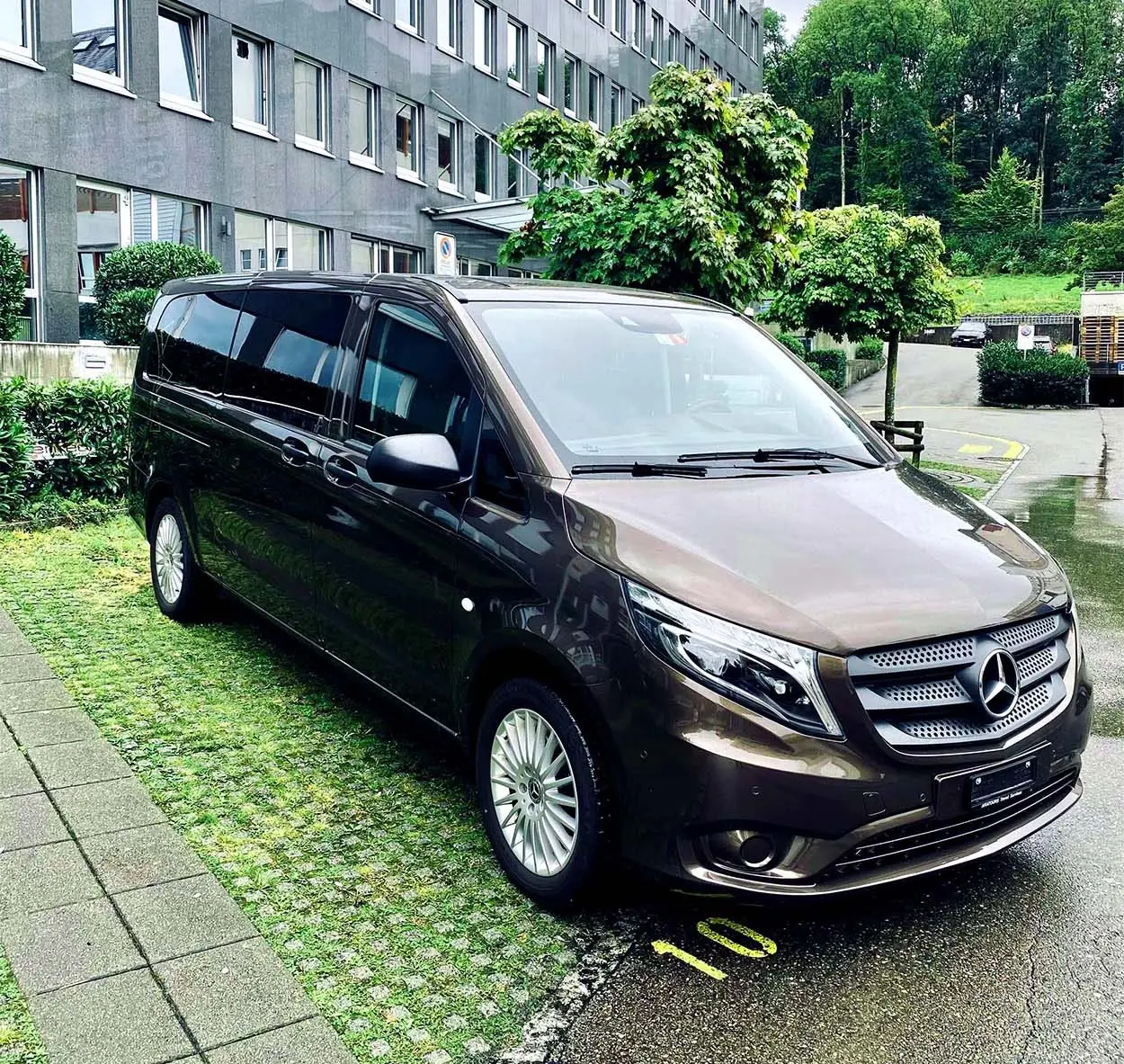 Explore Switzerland in Comfort with Mercedes Benz V Class | AlpExcursion